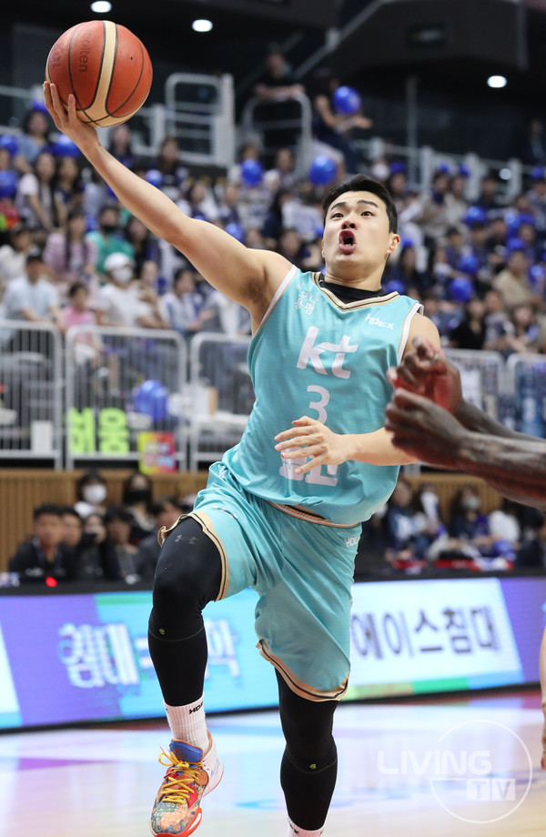 KCC, 챔프 1차전 수원 KT 상대로 기선제압